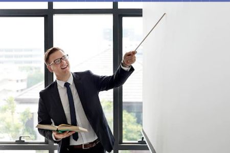 Abierta convocatoria a profesor-tutor sustituto